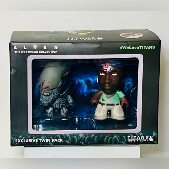 Titans | Accessories | Titans Alien Vinyl Figures Bloody Parker Bloody ...
